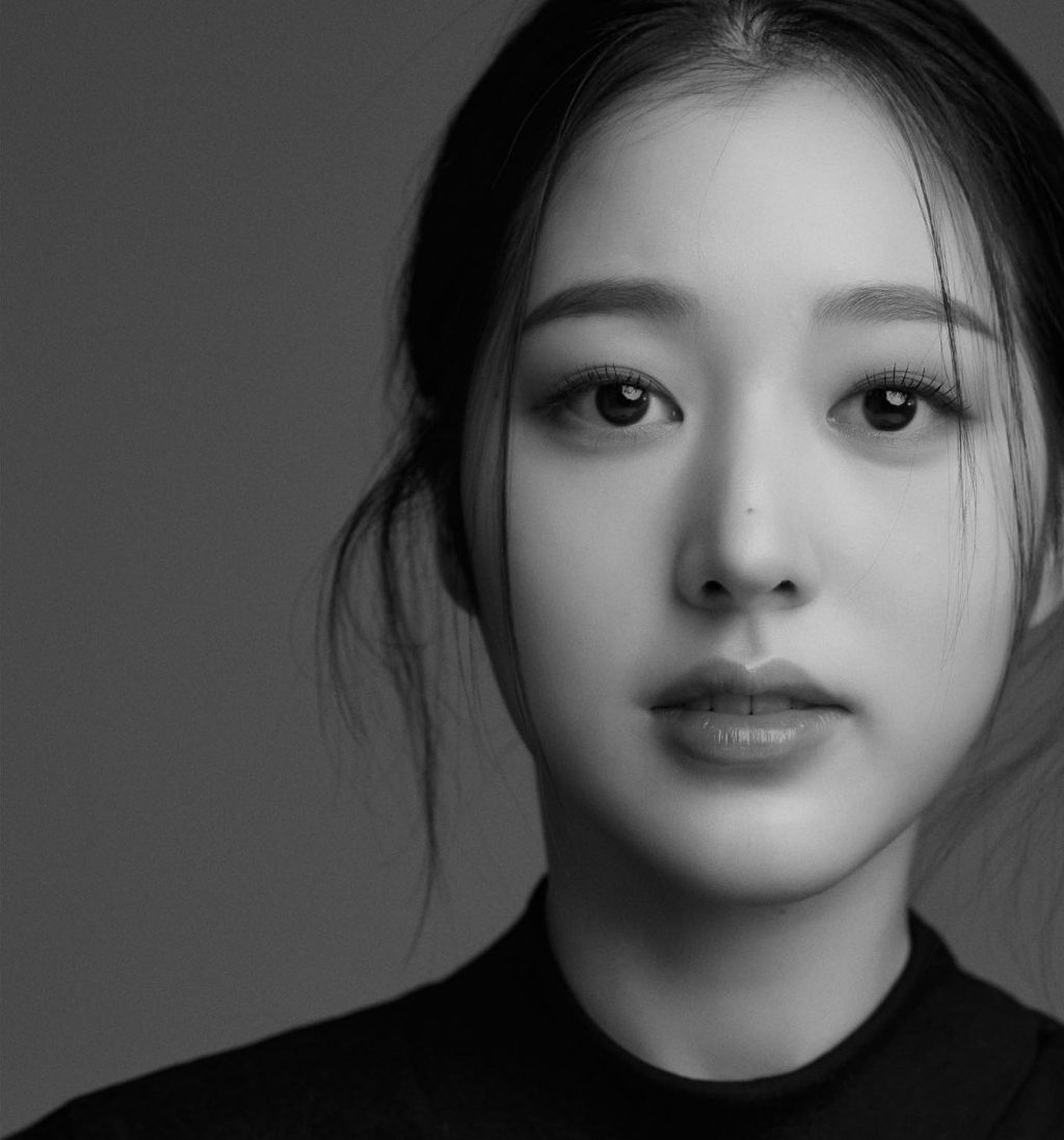 IVE Jang Wonyoung's Sister Jang Da Ah's Debut Commercial Quickly Goes Viral — Netizens React ...