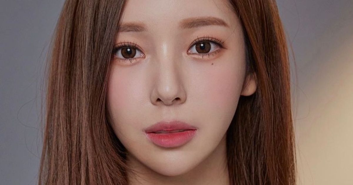 "True Beauty" Webtoon Artist Yaongyi Answers Question About Plastic ...