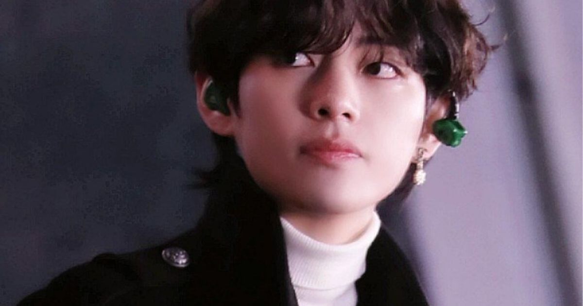 5 Moments Of BTS's V Flirting With The Camera To Make Your Monday Blues ...