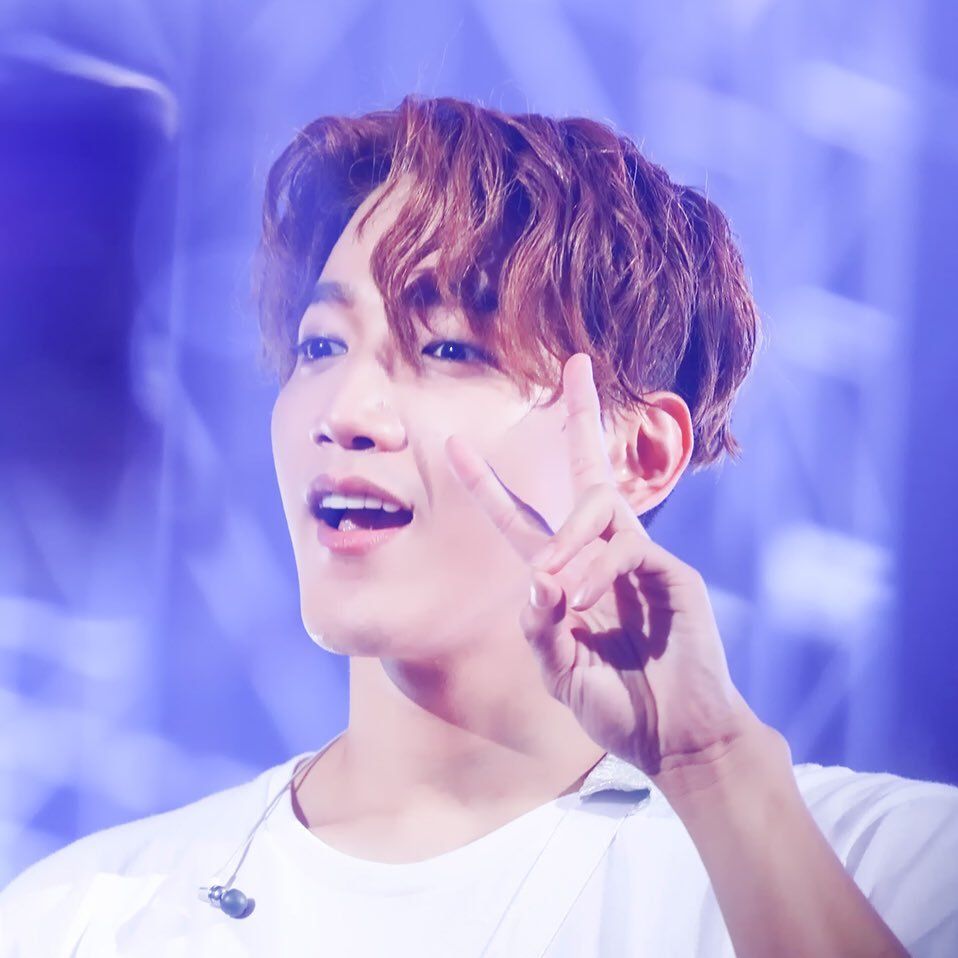 14 Male K-Pop Idols That Have The Sharpest Cheekbones - Koreaboo