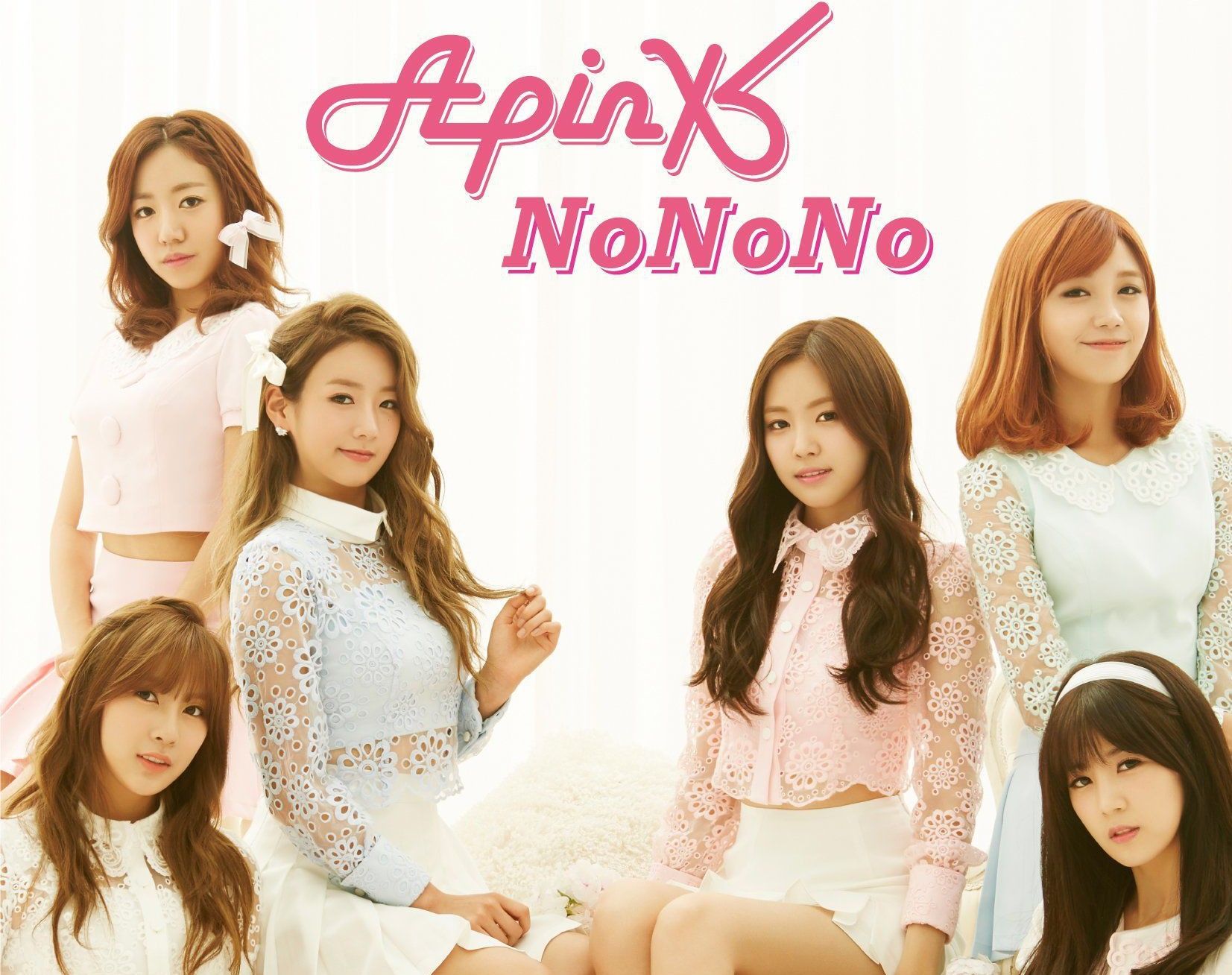 Apink holds commemorative event for Japanese debut single release