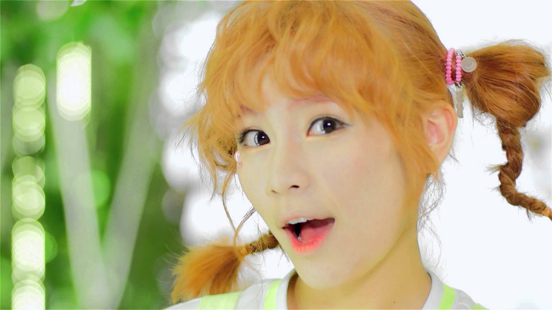 Queen B'Z releases MV for comeback "Bbi Bbi"