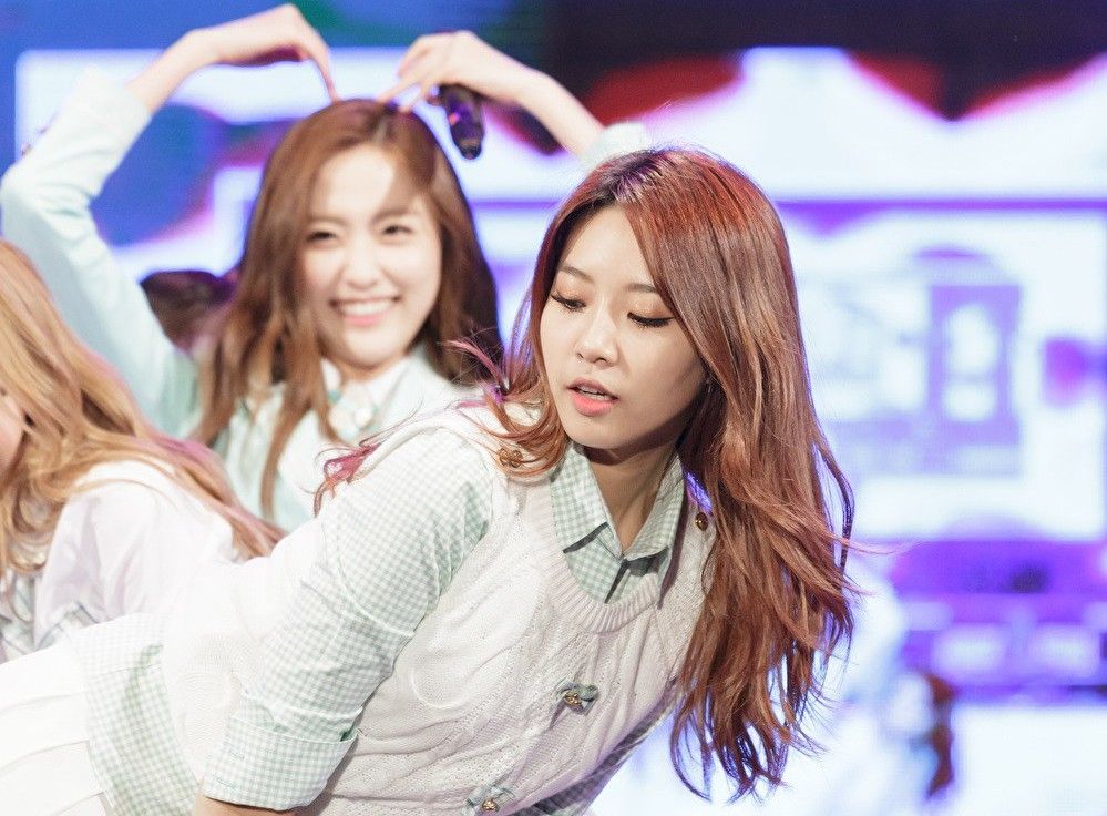 10 Stunning Stage Shots of Bestie