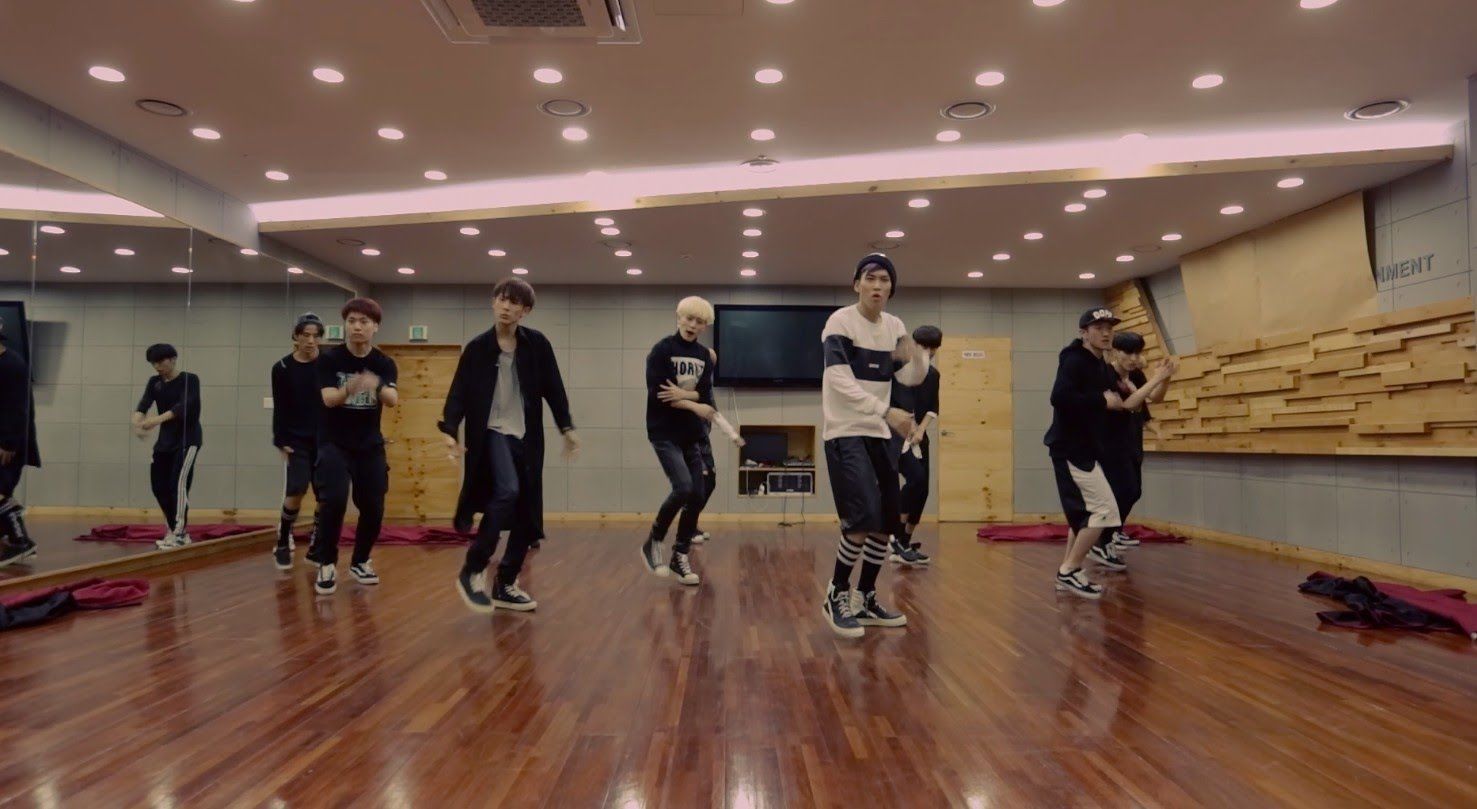 Boyfriend releases dance practice video for "Witch"
