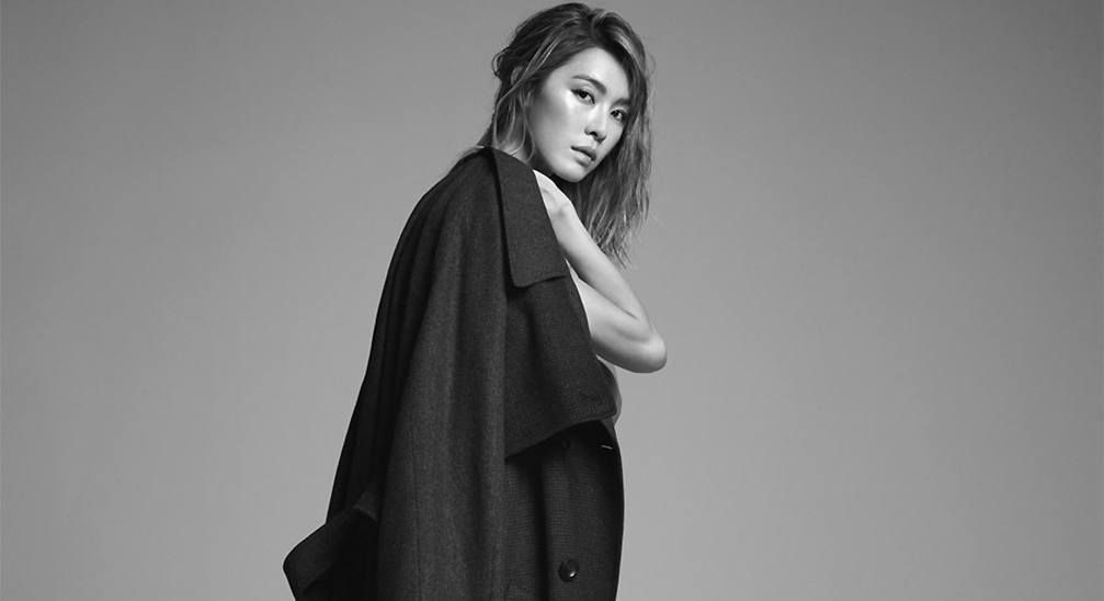 Kahi proudly shows off her baby bump with photo from Bali vacation ...