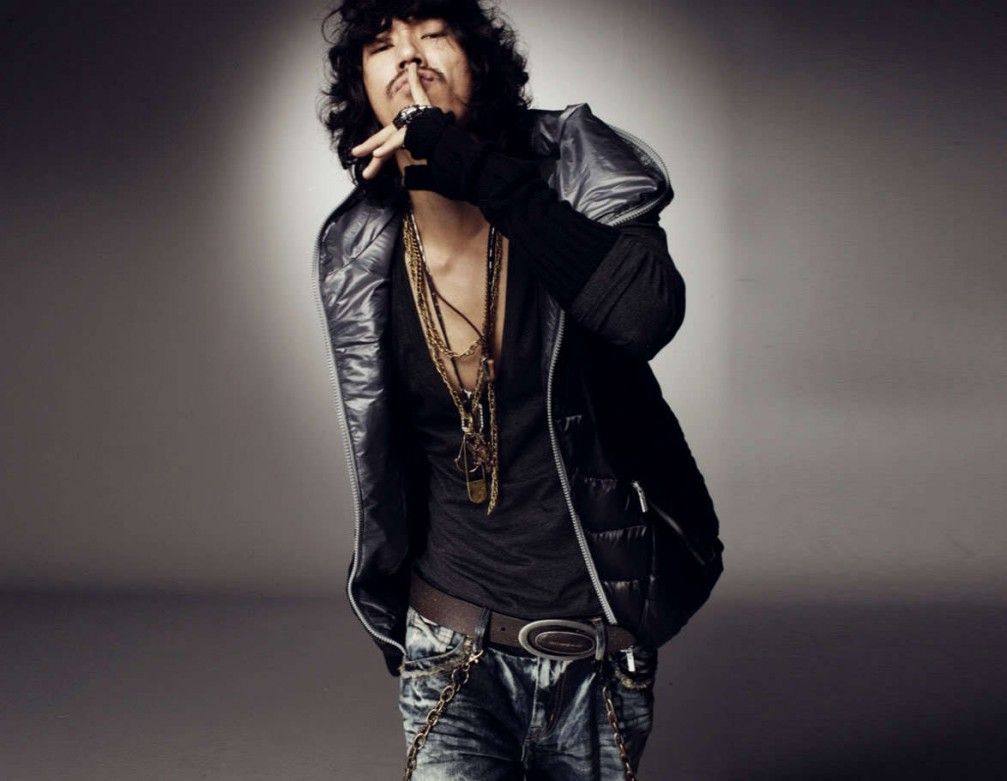 Tiger JK predicted tobacco price increase through rap lyrics from 2004?