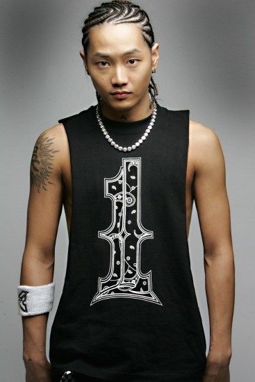 1TYM's Jinhwan confirmed to tie the knot this May