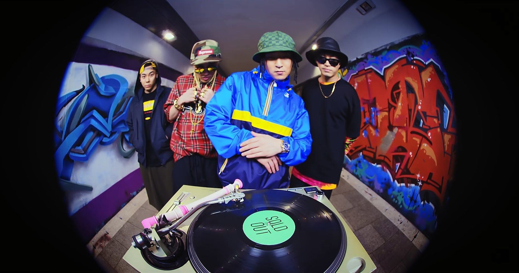 Yankie unveils "Sold Out" MV featuring Tablo, Zion.T and Loco