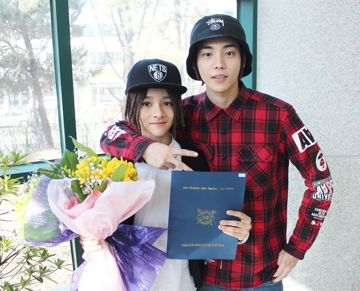 Rapper 'ONE' of 'ONEPUNCH' signs exclusively with YG - Koreaboo