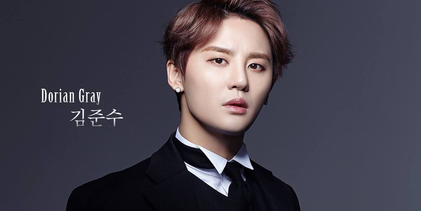 Kim Junsu transforms into a handsome gentleman for "Dorian Gray ...