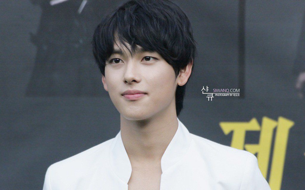 ZE:A's Siwan turns out to be shorter than he looks in photos - Koreaboo