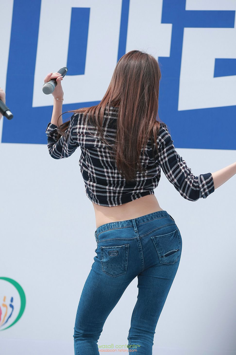 Dal Shabet Subin Shows The Perfect Type Of Jeans To Wear For The Summer ...