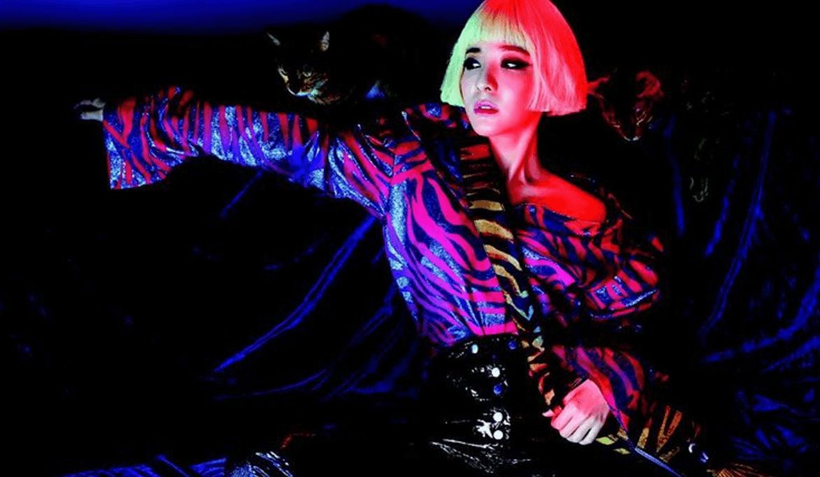 2NE1's Dara shares reunion photo with Jeremy Scott - Koreaboo