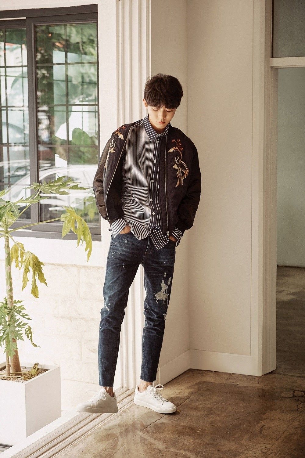 Model Joo Woo Jae shows off 'boyfriend fashion' in new Guess photoshoot ...