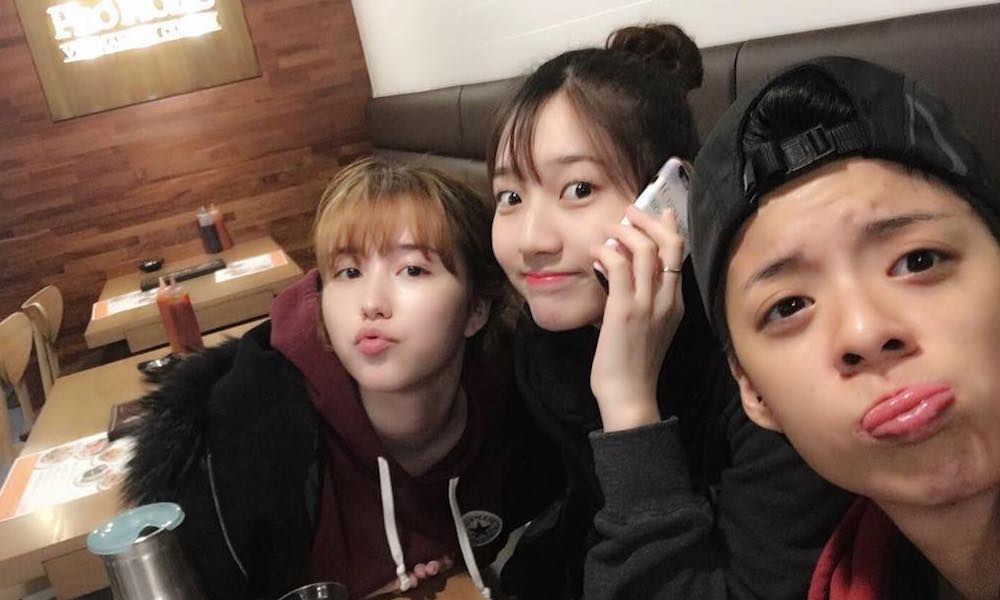 Amber Feels Like A Mother To These 3 Younger Idols - Koreaboo
