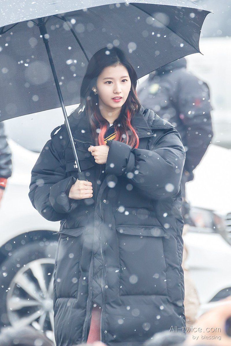 12 Outfits Prove TWICE Sana Is The Most Stylish Idol This Winter