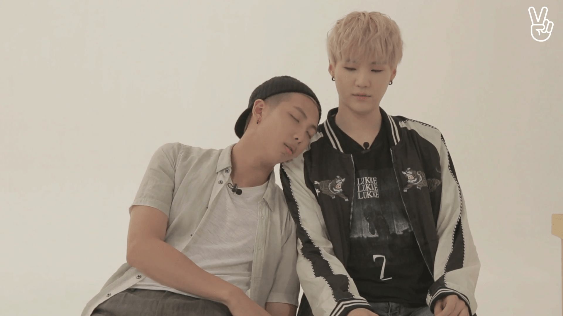 6 Times Male Idols Made Fangirls Go Wild With Fanservice - Koreaboo