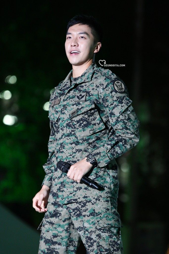 10 pictures of Lee Seung Gi's army transformation - Koreaboo