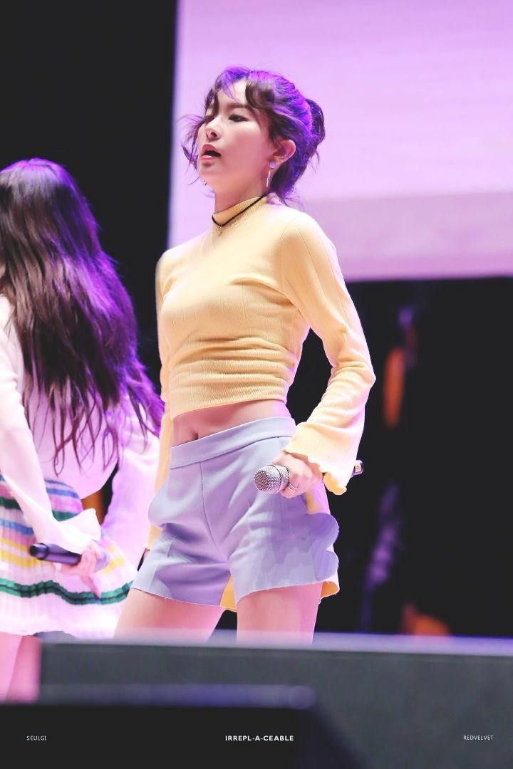 Fans In Awe At Red Velvet Seulgi's Incredibly Sexy Toned Body - Koreaboo