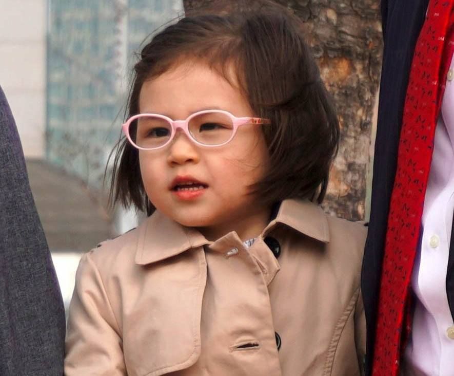 The Internet Can't Get Enough of the Korean Girl Who Interrupted Her ...