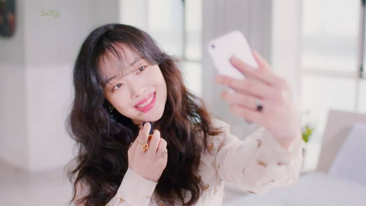 Sulli Returns To The Scene With A Brand New Photoshoot - Koreaboo