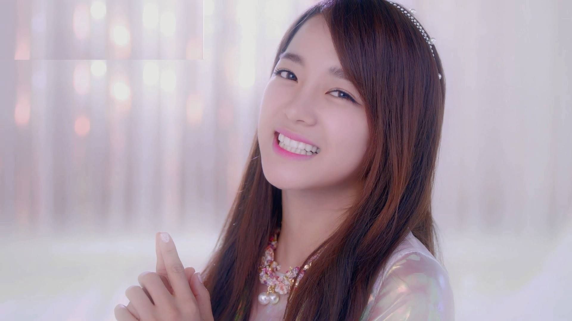 This Is How Gugudan Sejeong Looked Like After A Mosquito Bit Her Eye ...