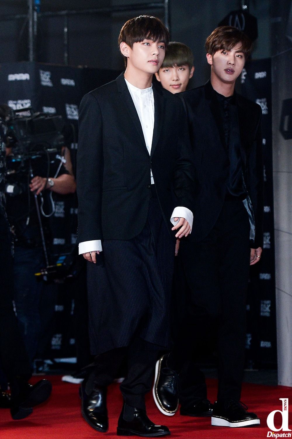 12 of BTS V's Most Iconic Outfits That Prove He Deserves To Be Called ...