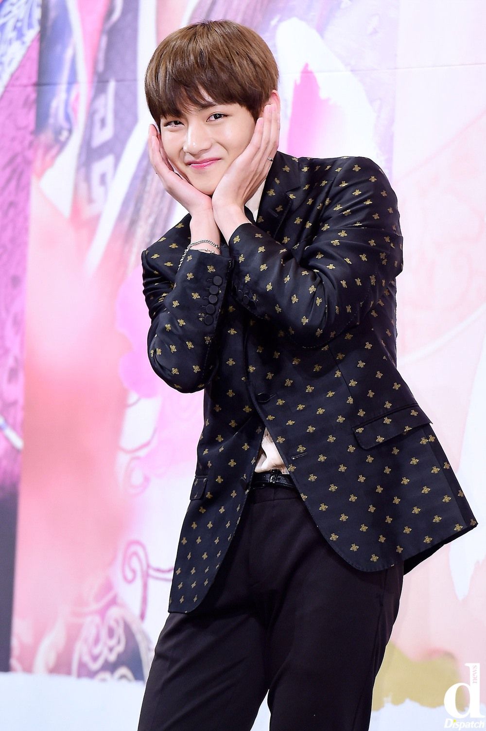 12 of BTS V's Most Iconic Outfits That Prove He Deserves To Be Called ...