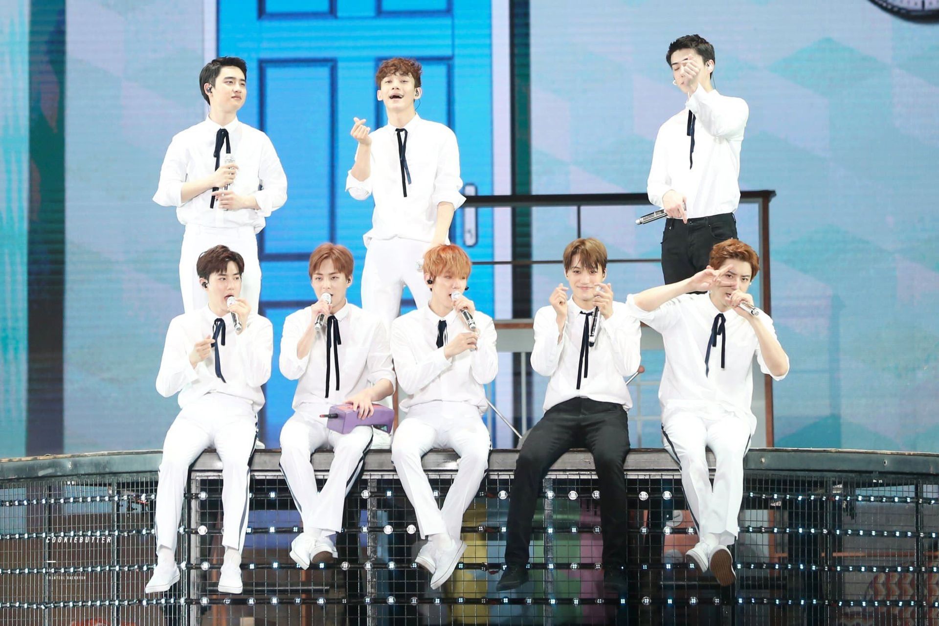 EXO-L’s Reaction To Lay’s Absence Will Send Chills Up Your Spine - Koreaboo
