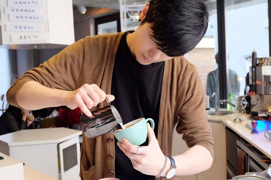 Handsome Korean Barista Becomes Famous For His Extraordinary Skills ...