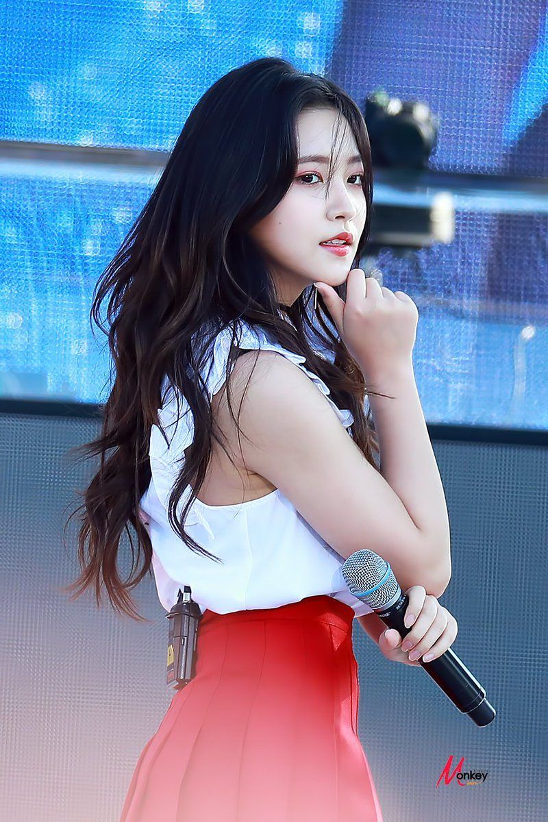 Red Velvet's Yeri recent mature looks make her even more beautiful ...