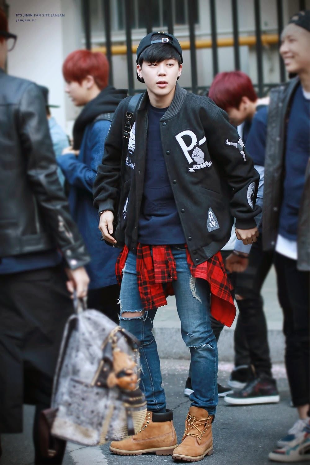 22 Pictures of BTS Jimin In Jeans You Didn't Know You Needed - Koreaboo