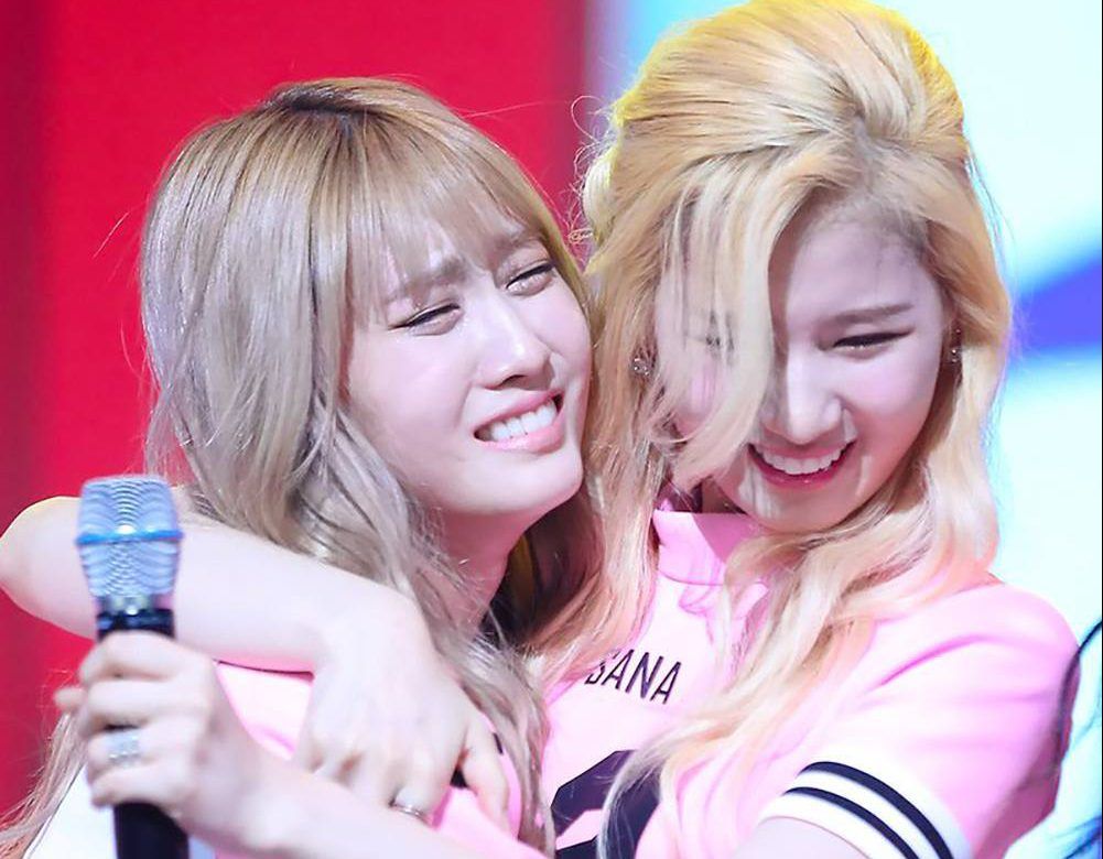 Video proof Momo is the most easily scared member of TWICE - Koreaboo