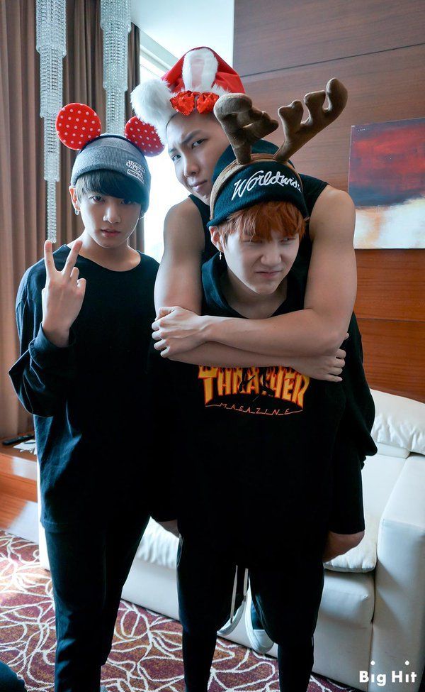 32 Photos Of Rap Monster's Underrated Toned Arms - Koreaboo