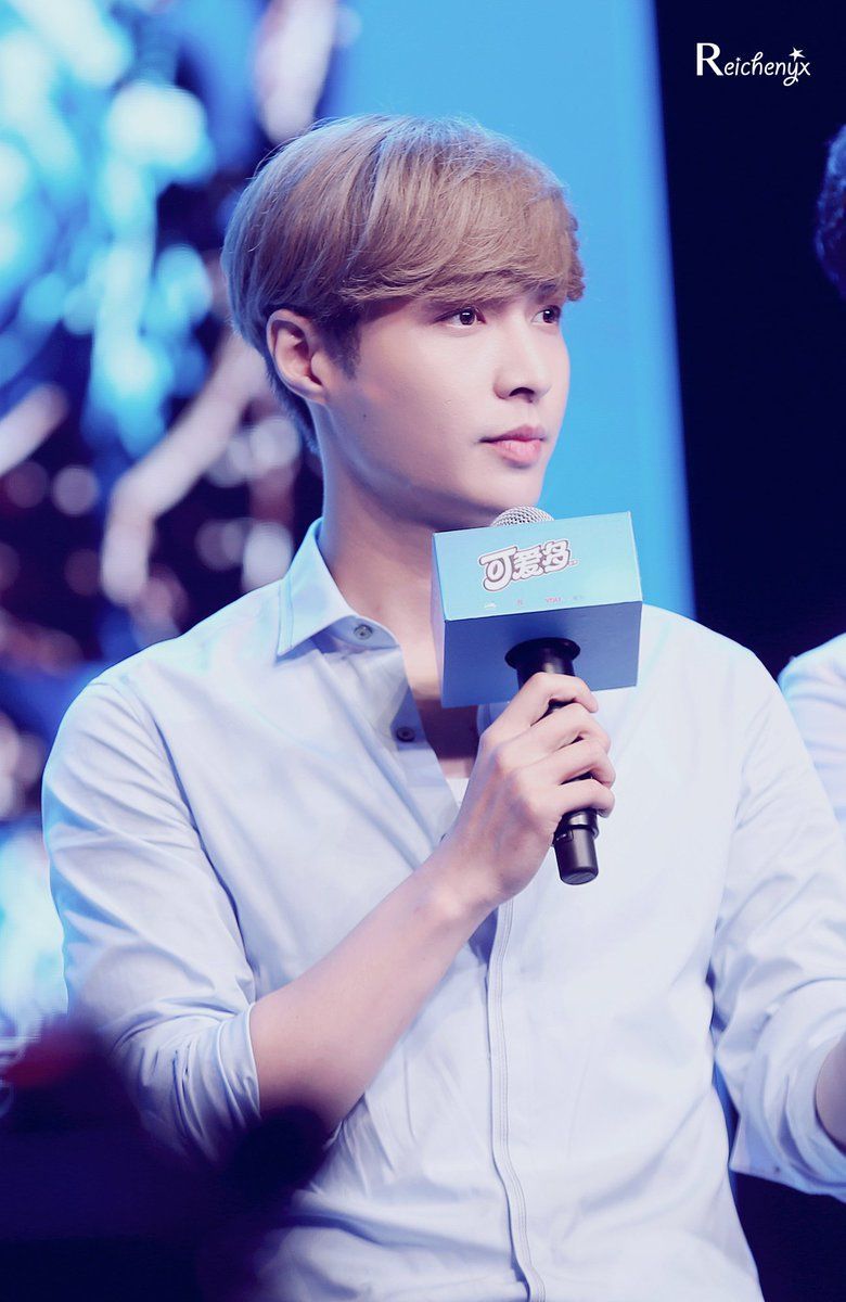 20 Recent Glamorous Pictures of Lay To Remind You Of His Perfect Face ...