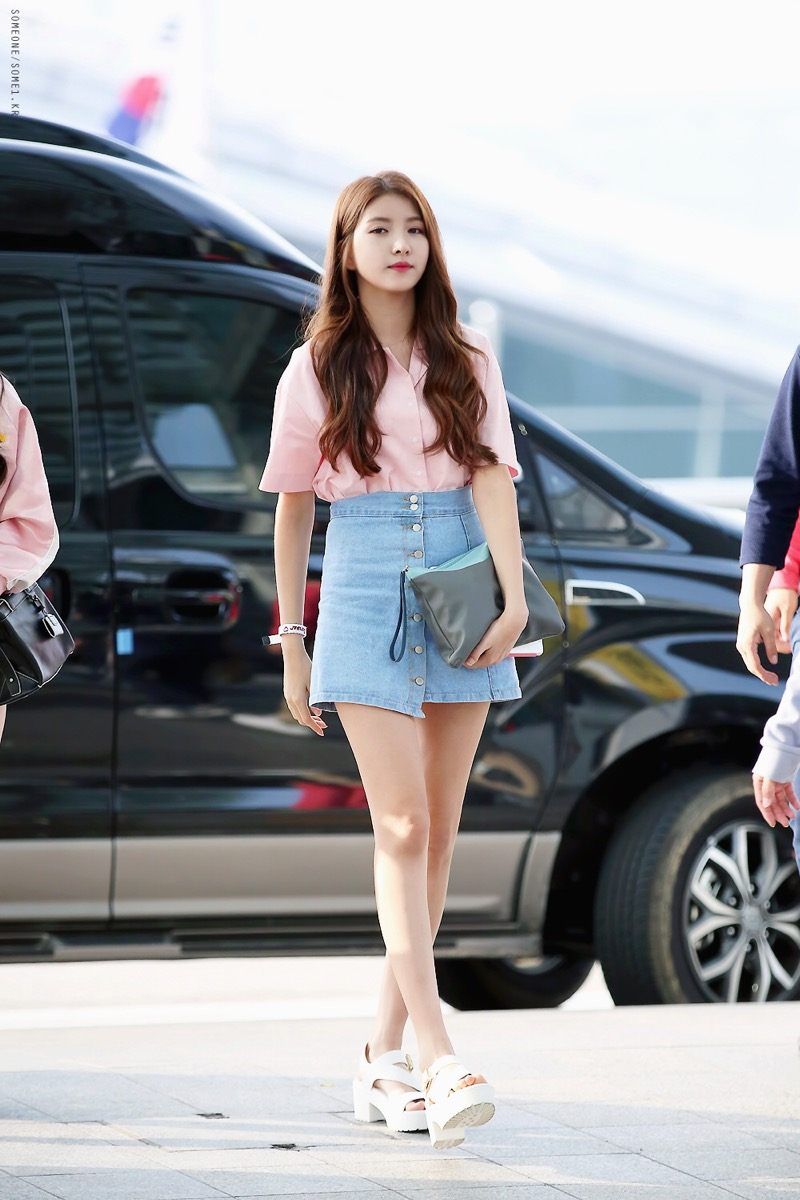 27 Photos Of GFRIEND's Sowon That Prove She Has Impossibly Long Legs ...
