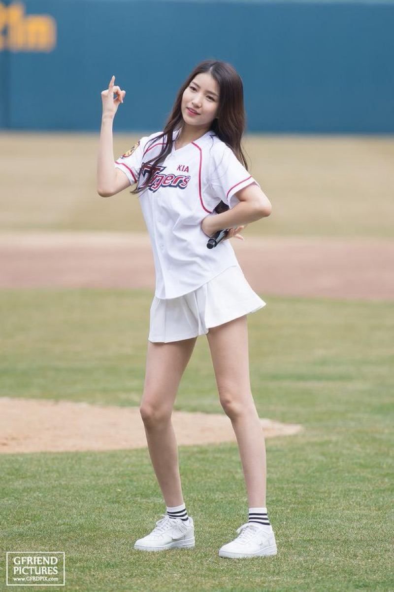 27 Photos Of GFRIEND's Sowon That Prove She Has Impossibly Long Legs ...