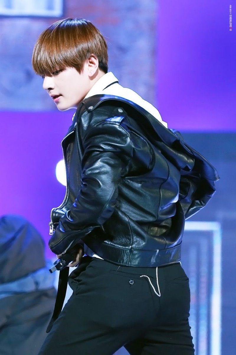 Photos Prove BTS V Has The Best Male S-Line Body In K-Pop - Koreaboo