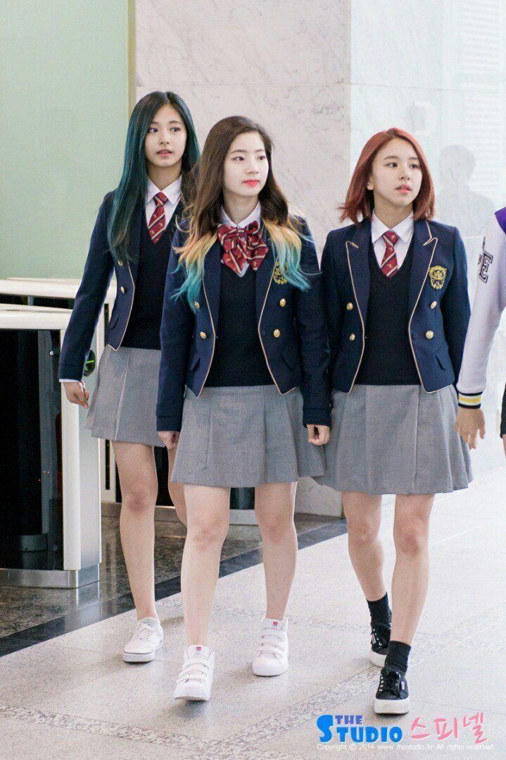 These school uniforms became famous thanks to the idols that wore them ...