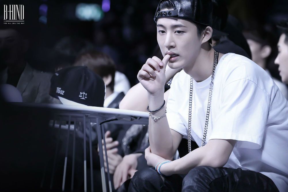 15 Idols Who All Do The Same Adorable Thing With Their Faces - Koreaboo