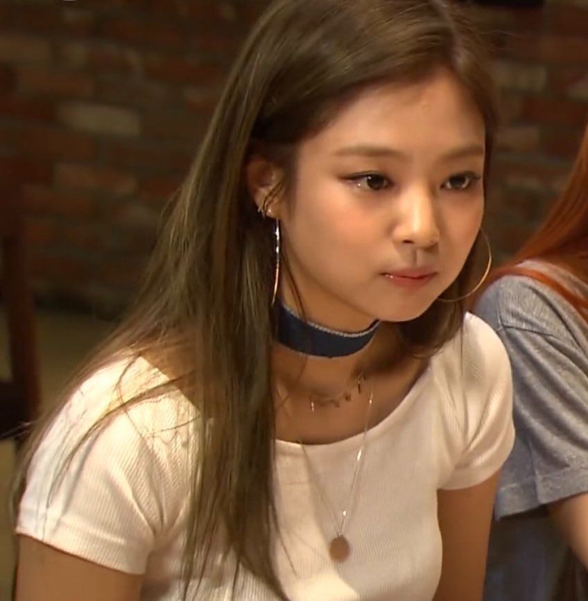 BLACKPINK Jennie's Recent Fashion Trend Is Sending BLINKs Into Meltdown ...