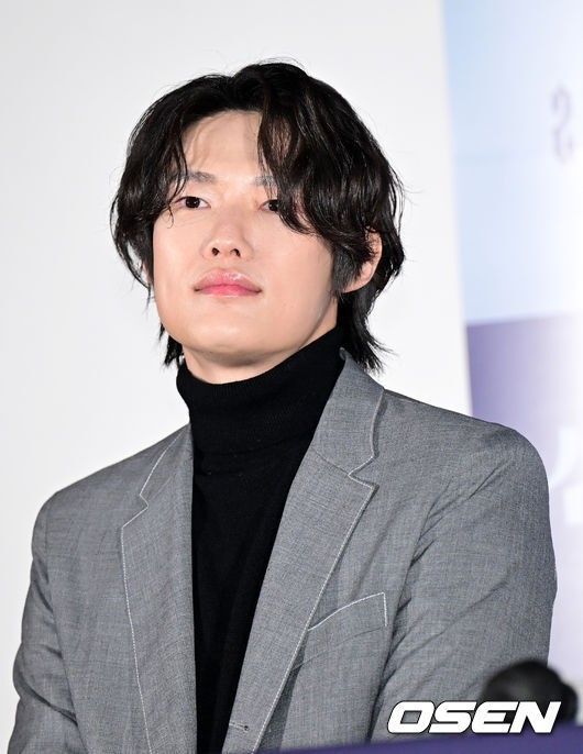 Beloved Actor To Get Married To Non-Celebrity Girlfriend - Koreaboo