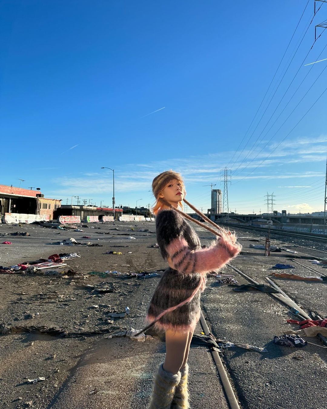 IU Tries Out The "Exposed Bra" Trend, Showing Off Her Abs In The ...