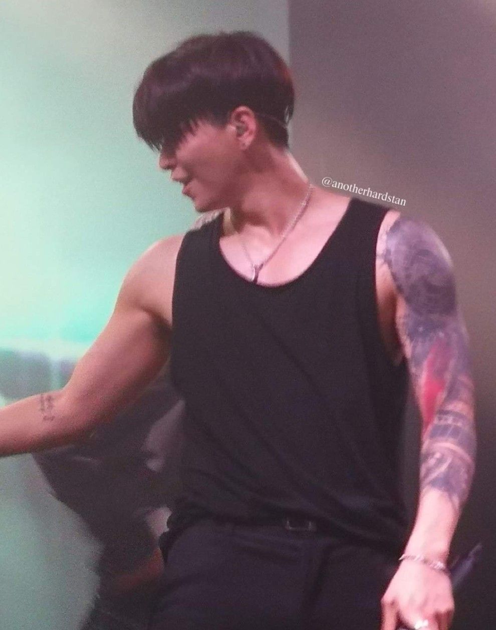 17 K-Pop Idols With The Most Visible Tattoos & Other Body Modifications ...