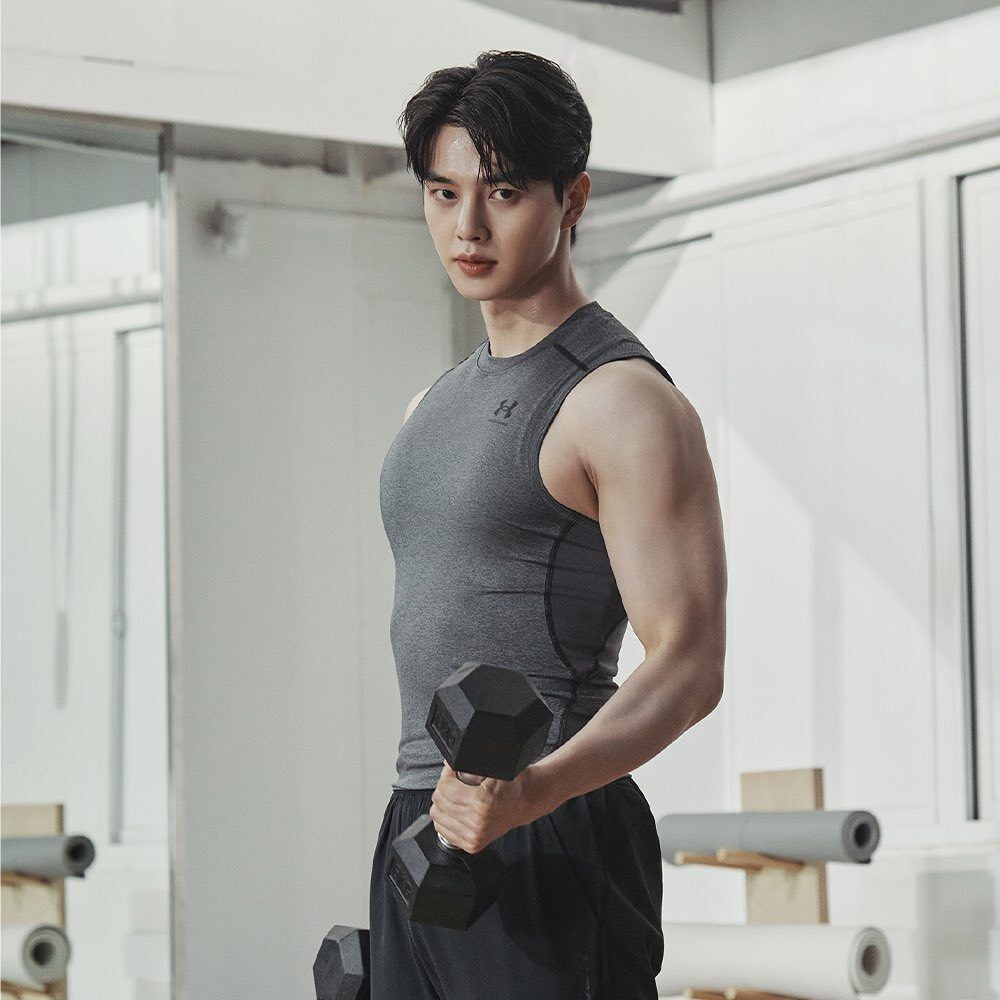 Actor Song Kang Shocks Netizens With His Muscular Physique In Latest ...