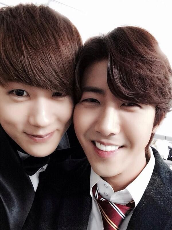 Why Kwanghee Got Angry With Park Hyung Sik At ZE:A Fan Signings - Koreaboo