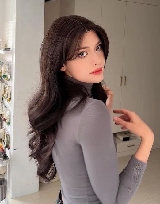 Who Is She Cosplay Royalty Karina Cosers Viral Return After A