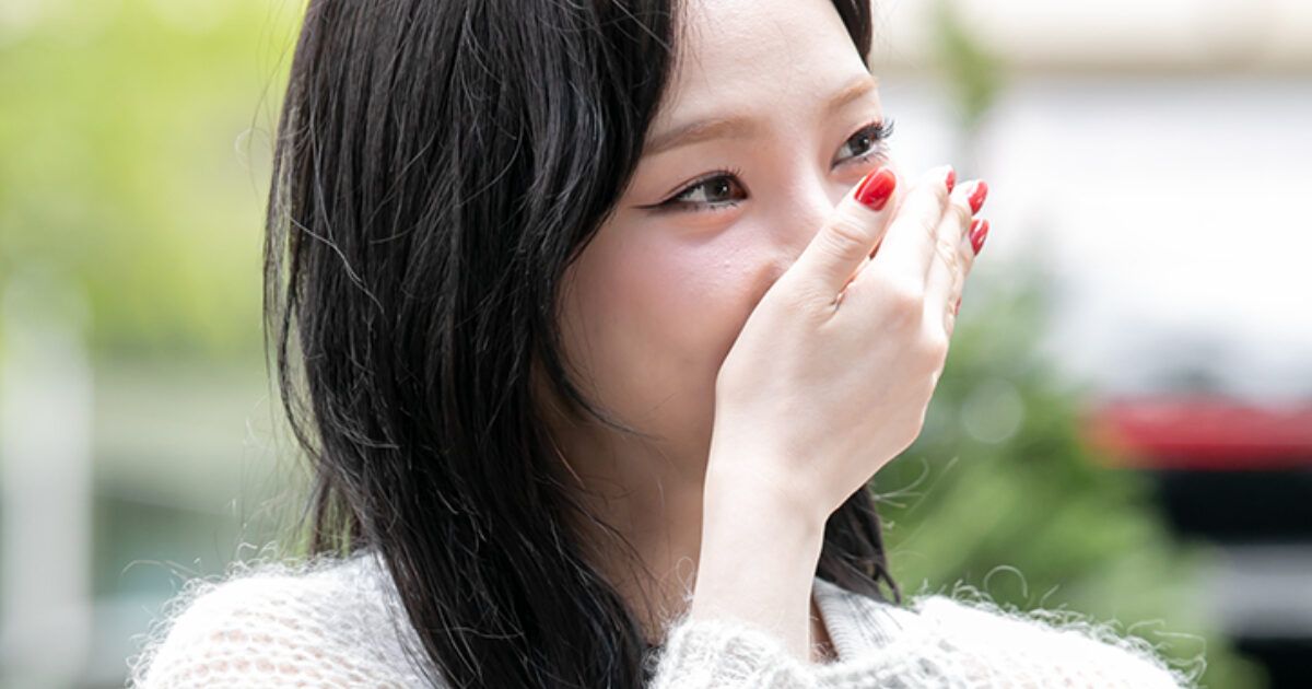 Aespa's Karina "Kissed" By A Stranger In Hongdae, Pictures Go Viral ...