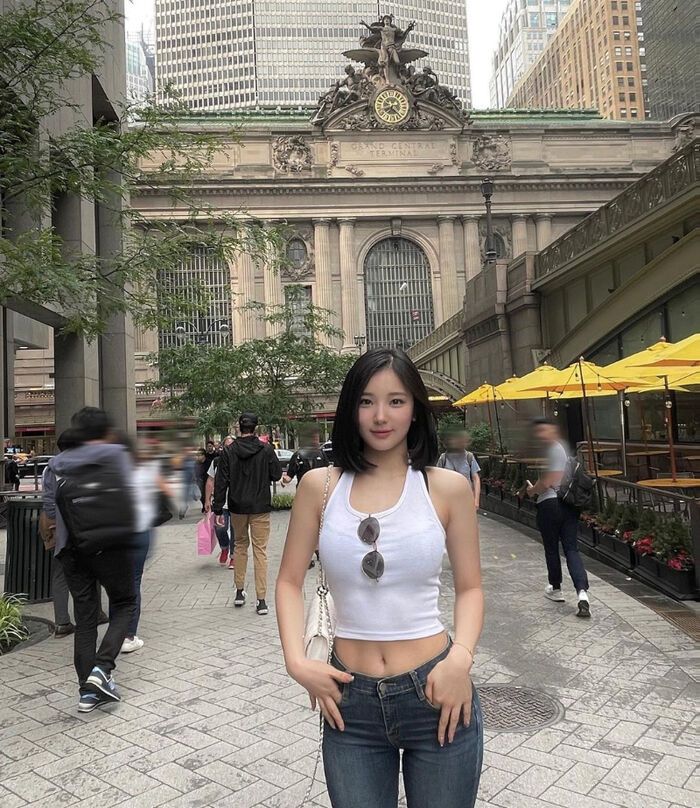 Popular Girl Group Member Finally Reveals Her Fiancé Through Wedding Photoshoot - Koreaboo