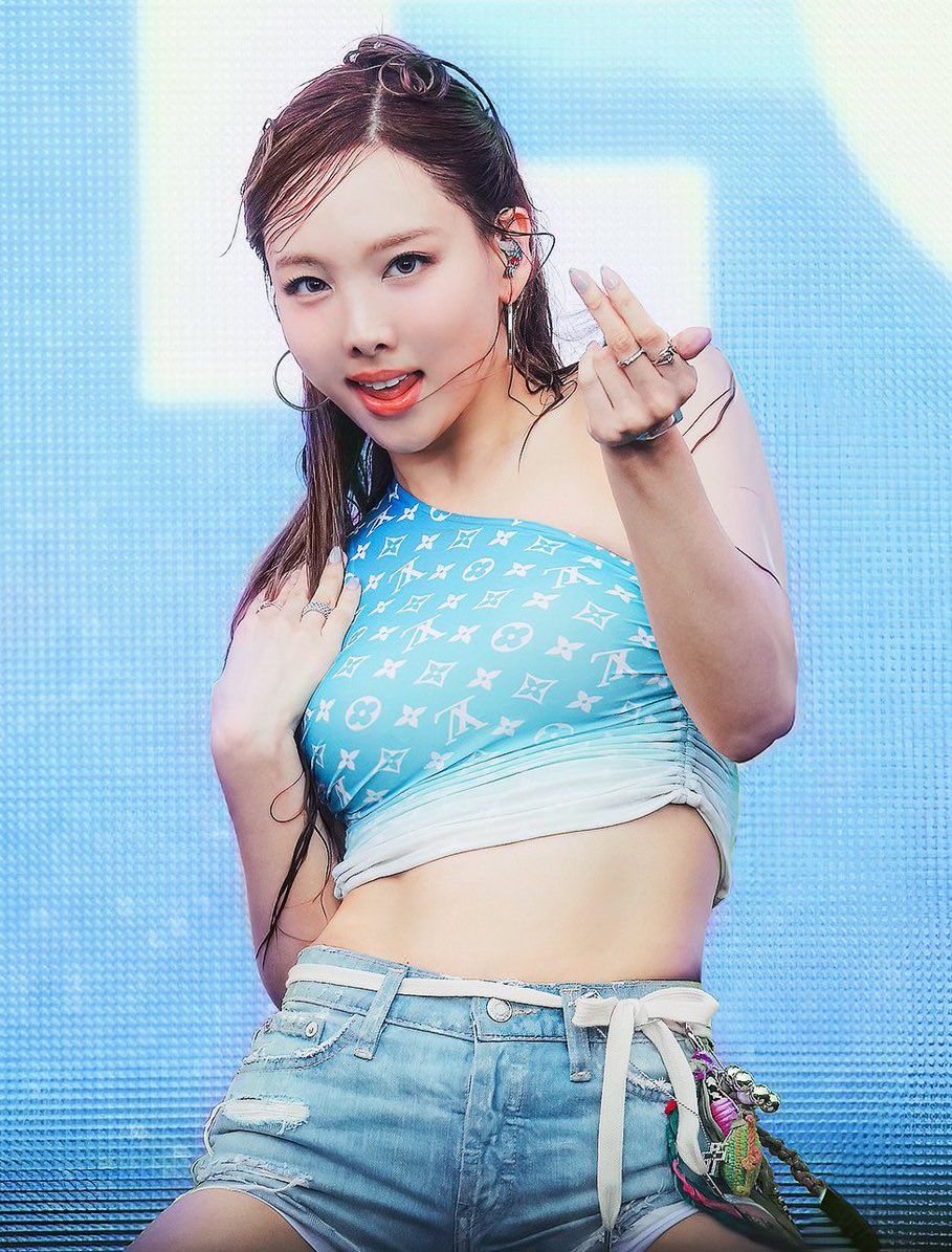 TWICE Nayeon's Sexy "WATERBOMB 2024" Outfit Was Transformed From A Louis Vuitton Swimsuit - Koreaboo